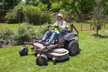 How To Operate A Zero Turn Mower - Workshopedia