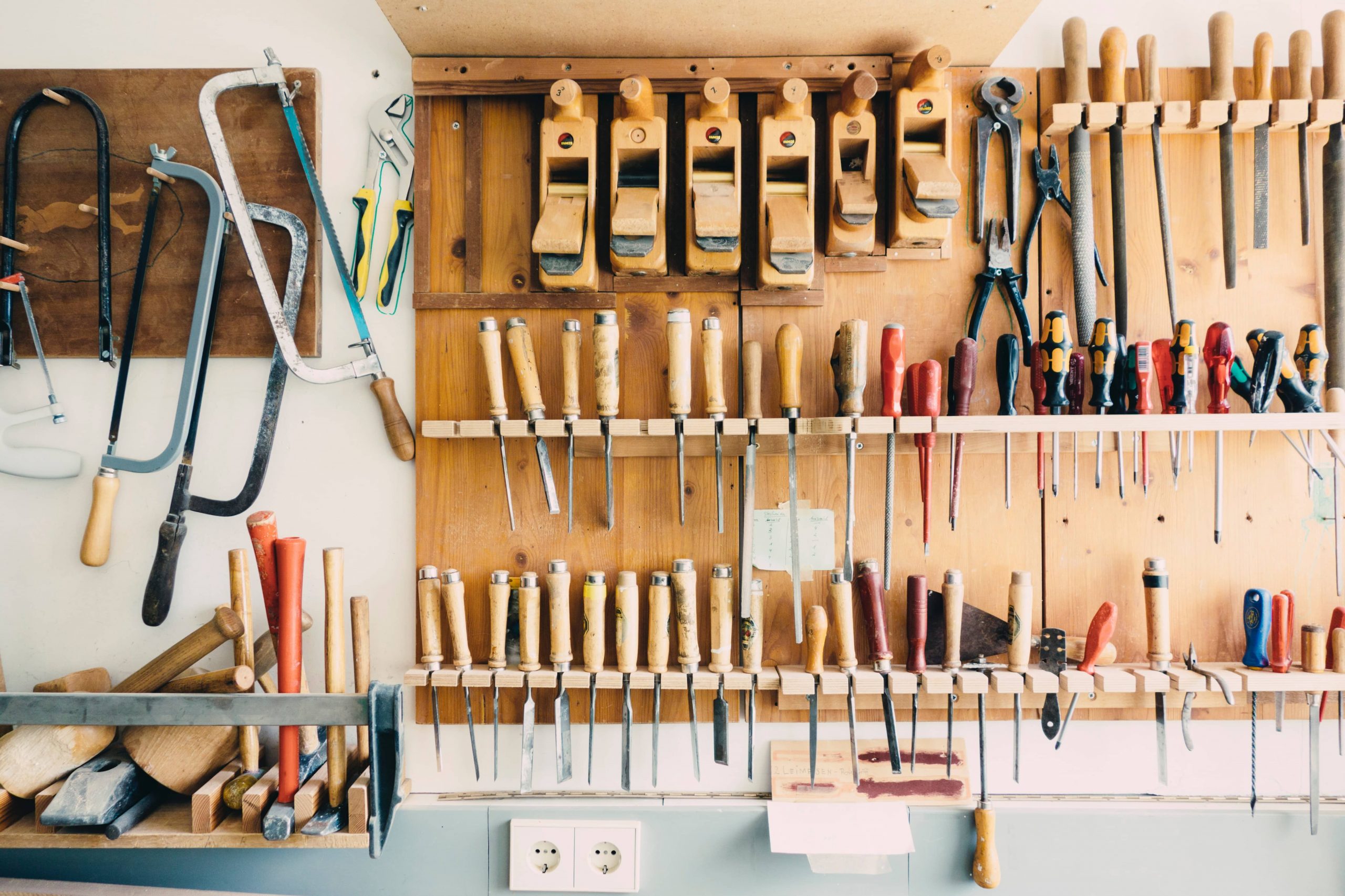 How To Build A Tool Storage Unit In 4 Simple Steps - Workshopedia